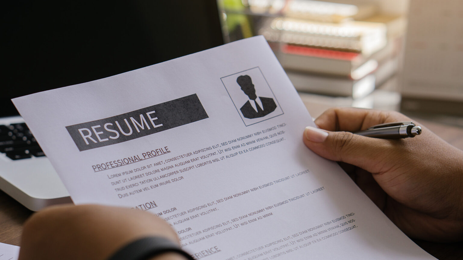 How to Put Study Abroad on Resume: 5 Simple Step Approach | Authentica